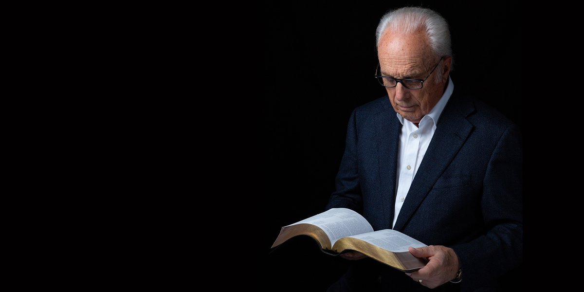 John MacArthur, Influential Pastor And Theologian, Dies At 86 - Worthy ...